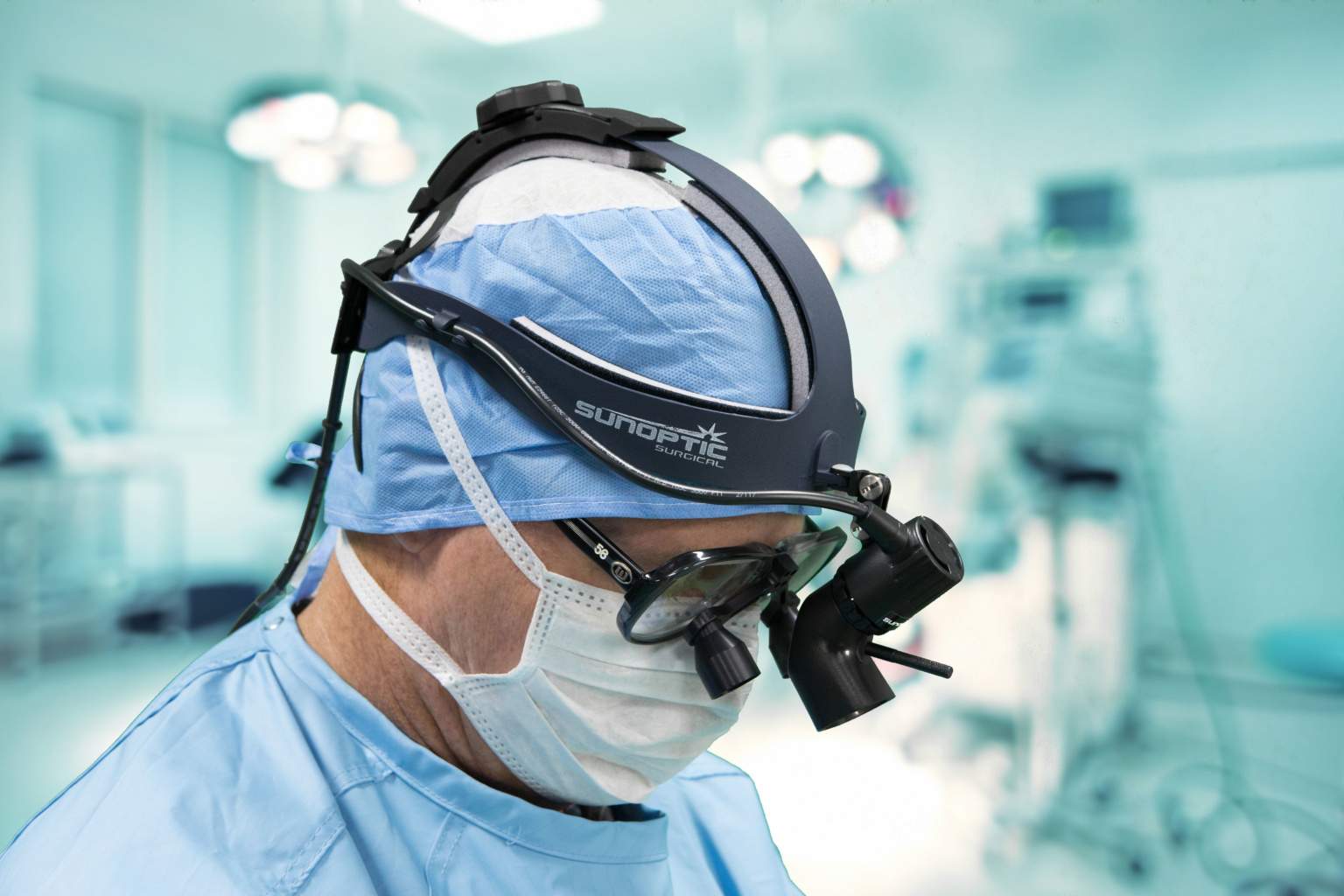 Lightweight Surgical Headlight | Sunoptic Surgical